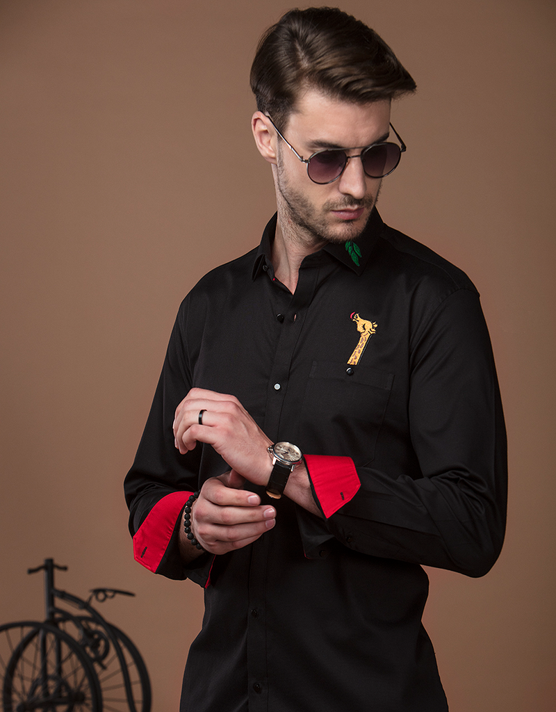 GIRAFFE MOTIF BLACK SHIRT